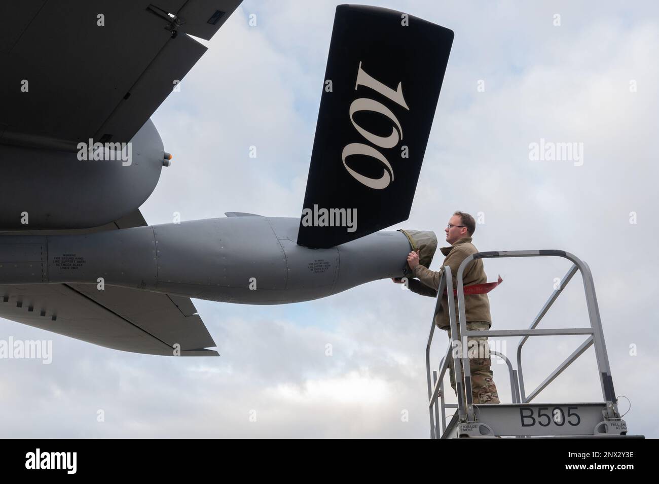 U.S. Air Force Staff Sgt. Guy Mobley, 100th Aircraft Maintenance ...