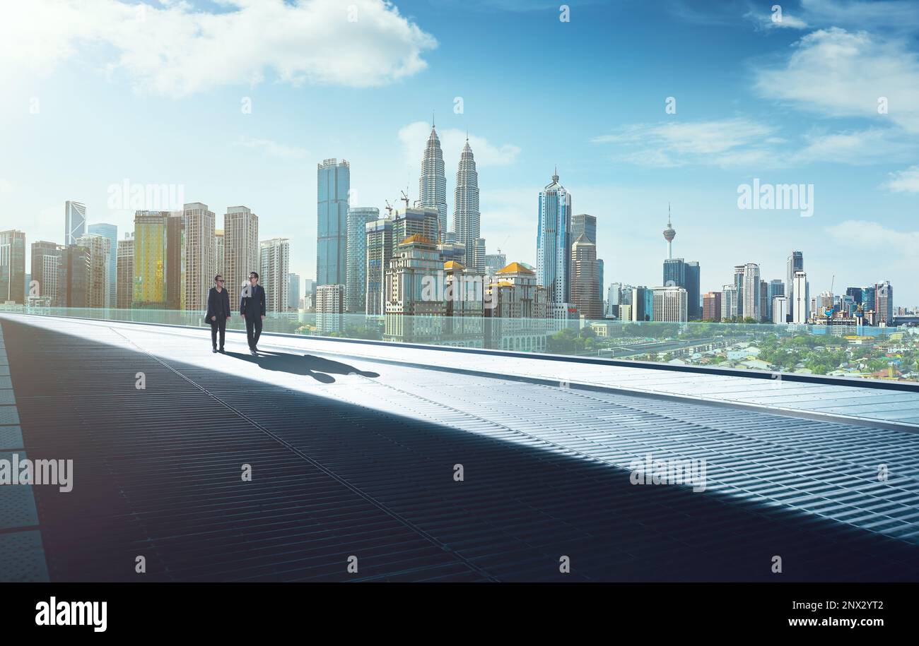 Modern city street hi-res stock photography and images - Alamy