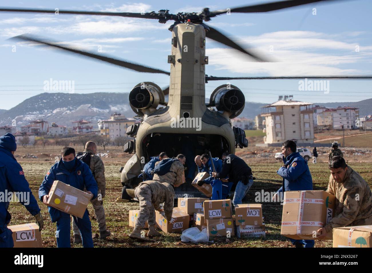 U.S. Army CH-47F Chinook assigned to 3rd Battalion, 501st Aviation ...