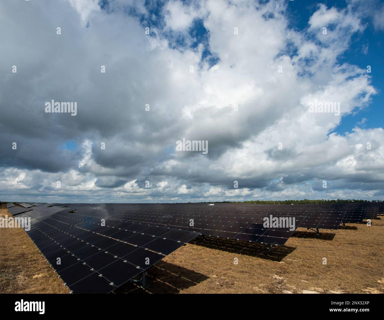 240 solar panel hi-res stock photography and images - Alamy