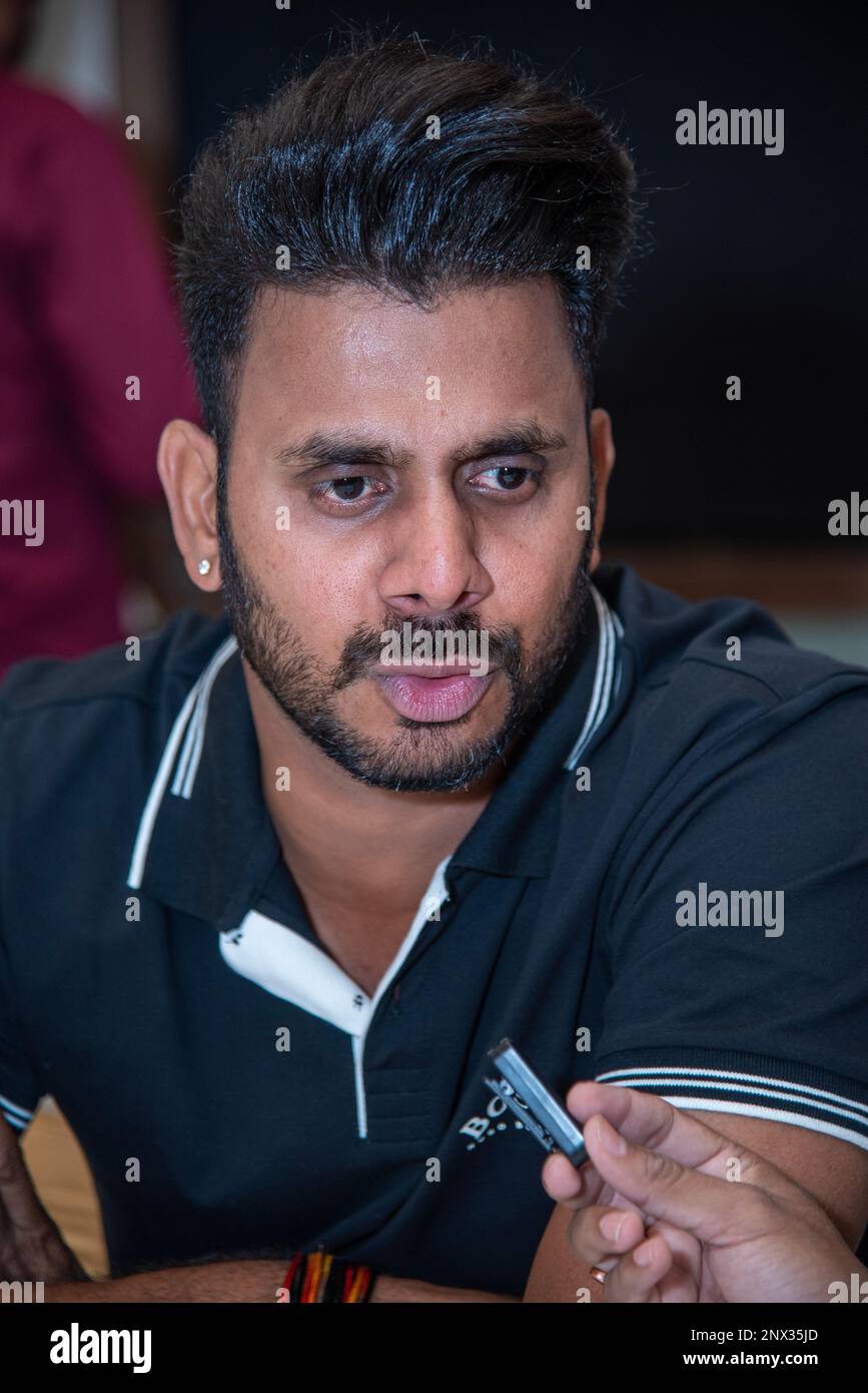 Manoj tiwari cricketer hi-res stock photography and images - Alamy