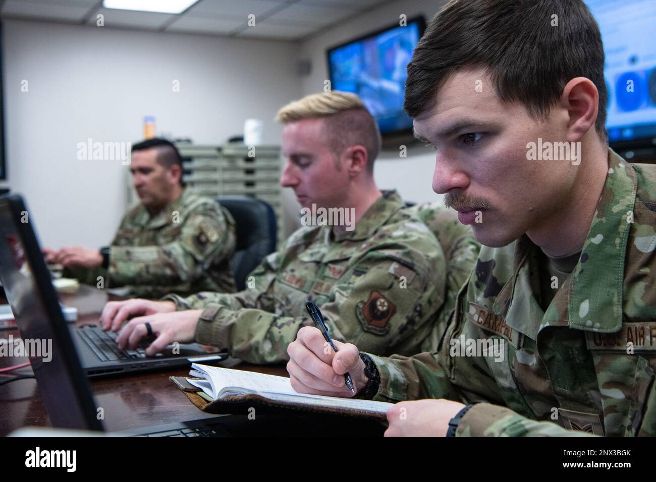 285th special operations intelligence squadron hi-res stock photography ...