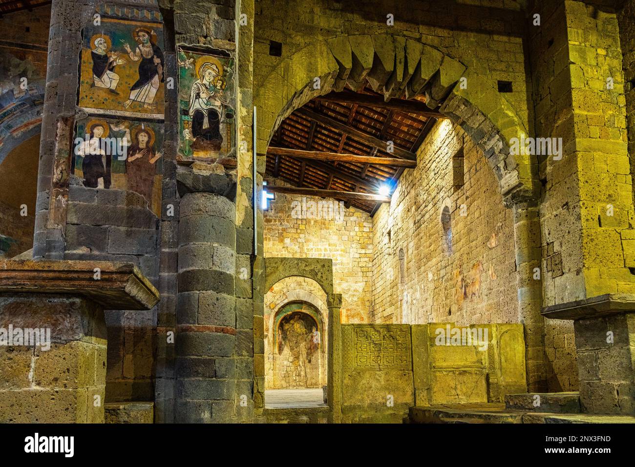 Romanesque basilica san pietro hi-res stock photography and images - Alamy