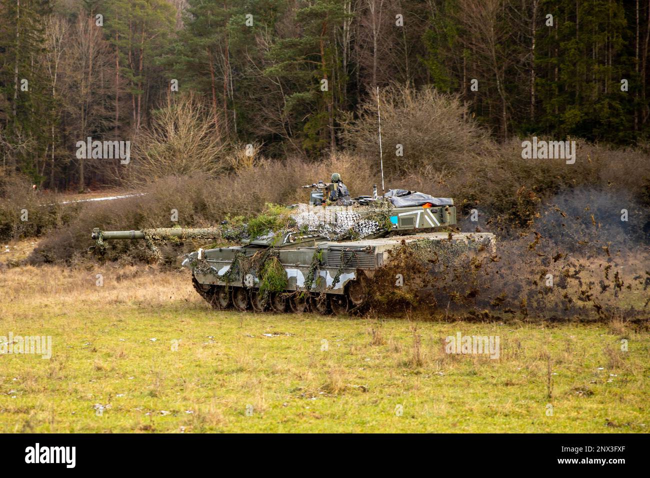 HOHENFELS, Germany—An Italian army tank regiment responds to contact ...