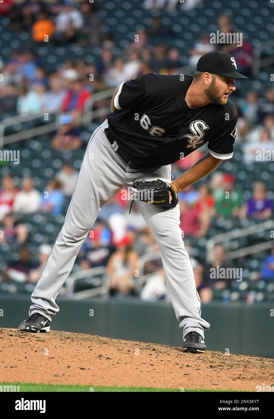 MINNEAPOLIS, MN - JUNE 05: Chicago White Sox Pitcher Chris Volstad (66 ...