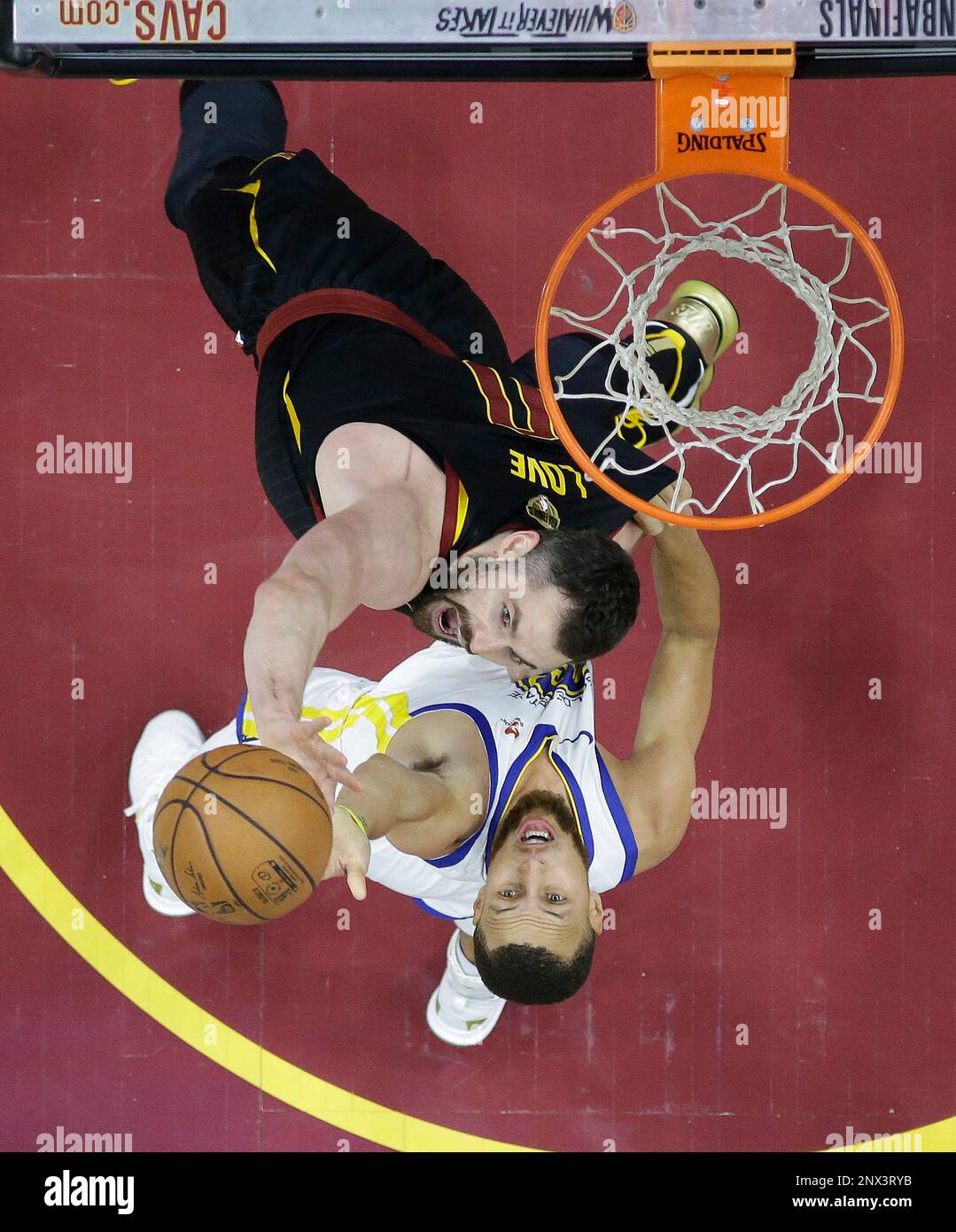 Golden State Warriors' Stephen Curry and Cleveland Cavaliers' Kevin ...