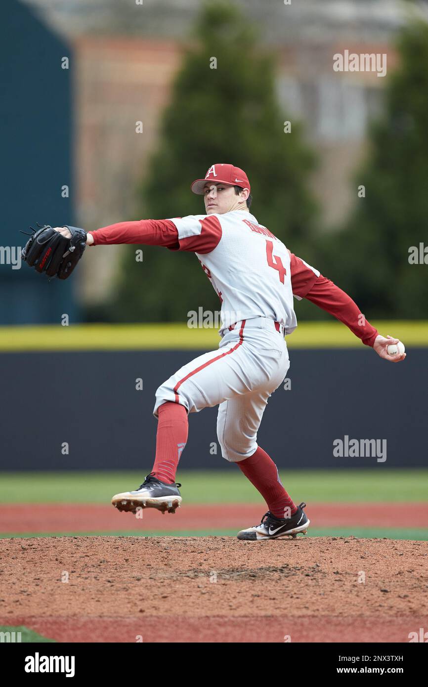 Arkansas Razorbacks relief pitcher Bryce Bonnin (4) in action against ...