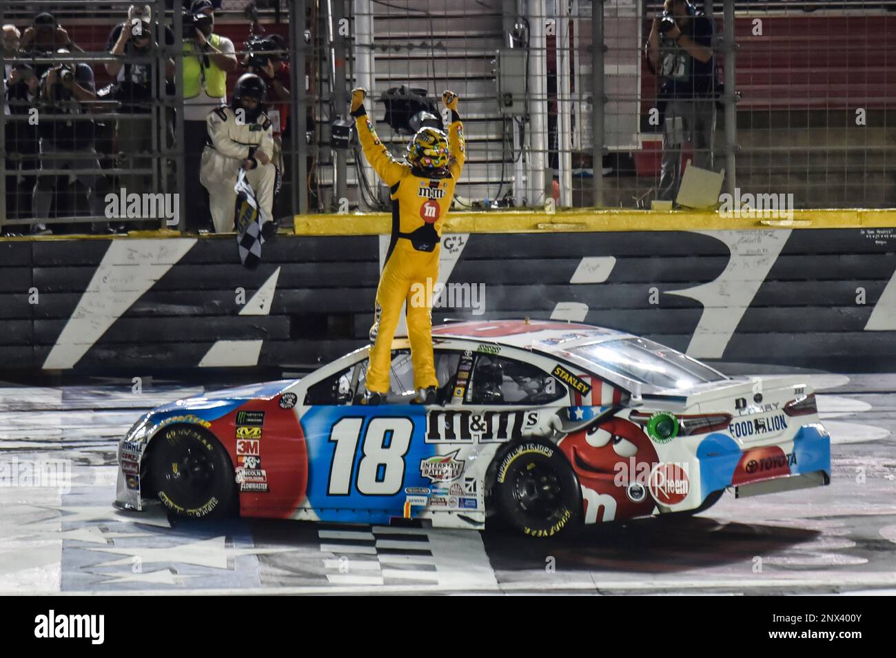 #18: Kyle Busch, Joe Gibbs Racing, Toyota Camry M&M's Red White & Blue ...