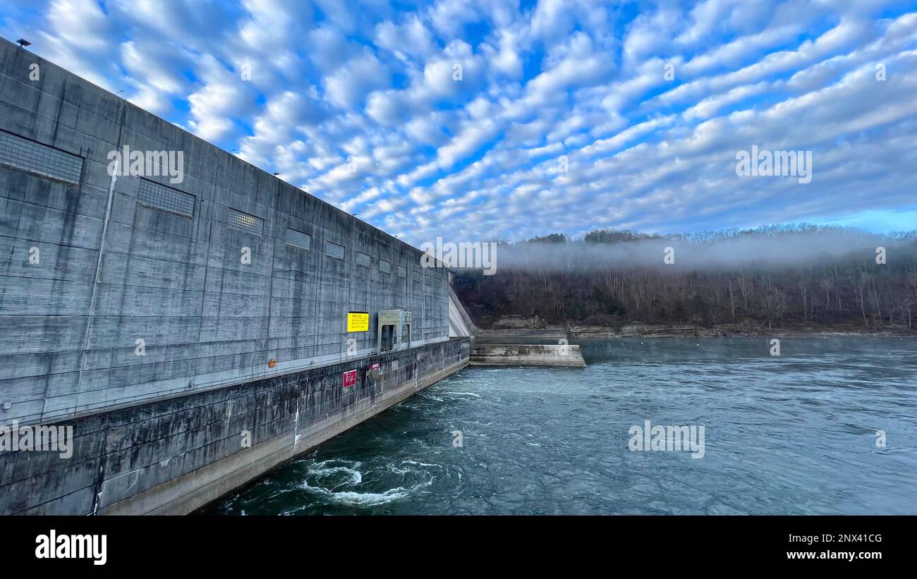 The Power Plant on the downstream side of Wolf Creek Dam at Cumberland ...