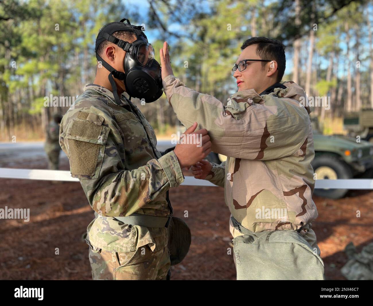 Gas unit soldier hi-res stock photography and images - Alamy