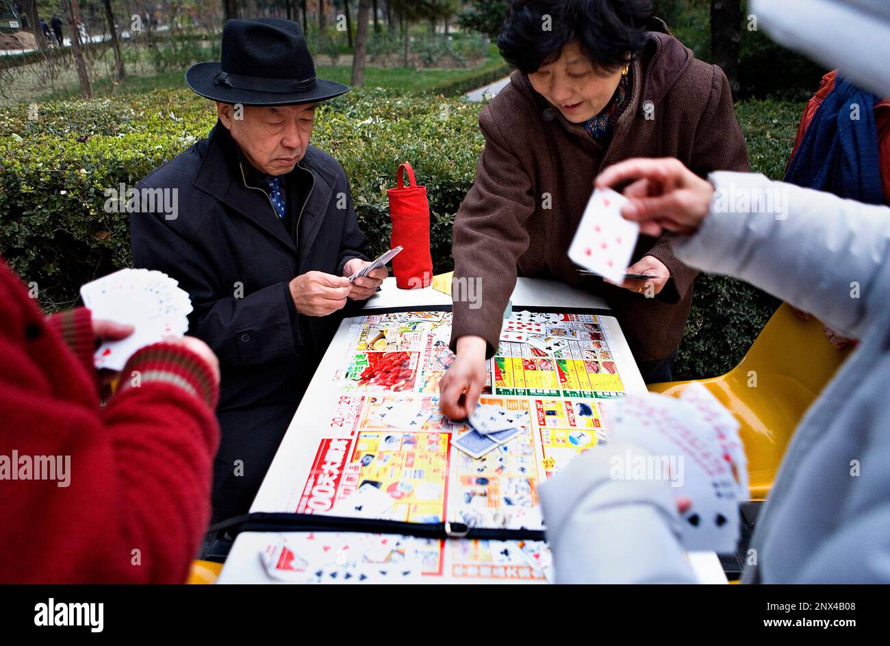 Playing cards. Jingshan Park,Beijing, China Stock Photo - Alamy