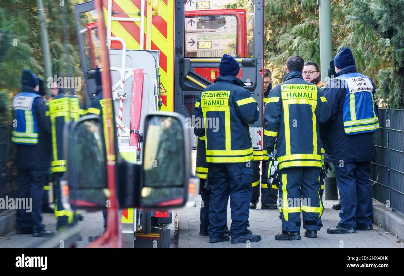 Hanau, Germany. 01st Mar, 2023. Emergency forces of the Hanau fire ...