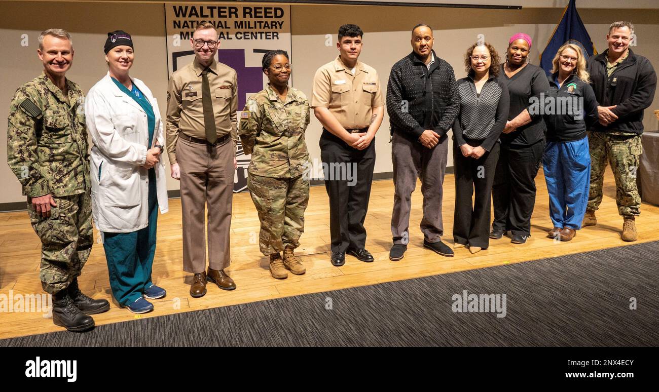 Military communications in action hi-res stock photography and images ...