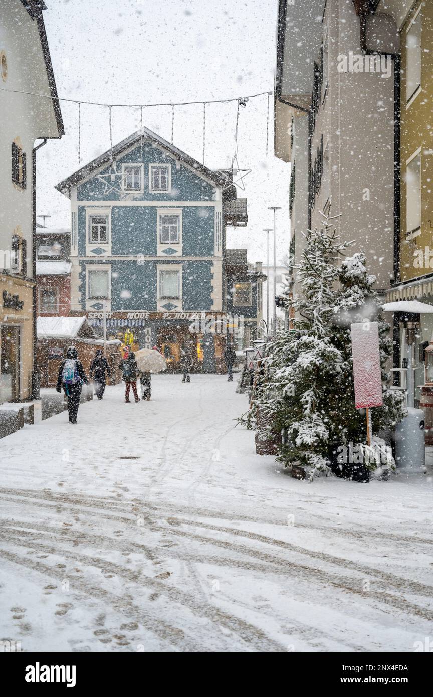 Under a dense snowfall in the streets of San Candido. Val Pusteria ...