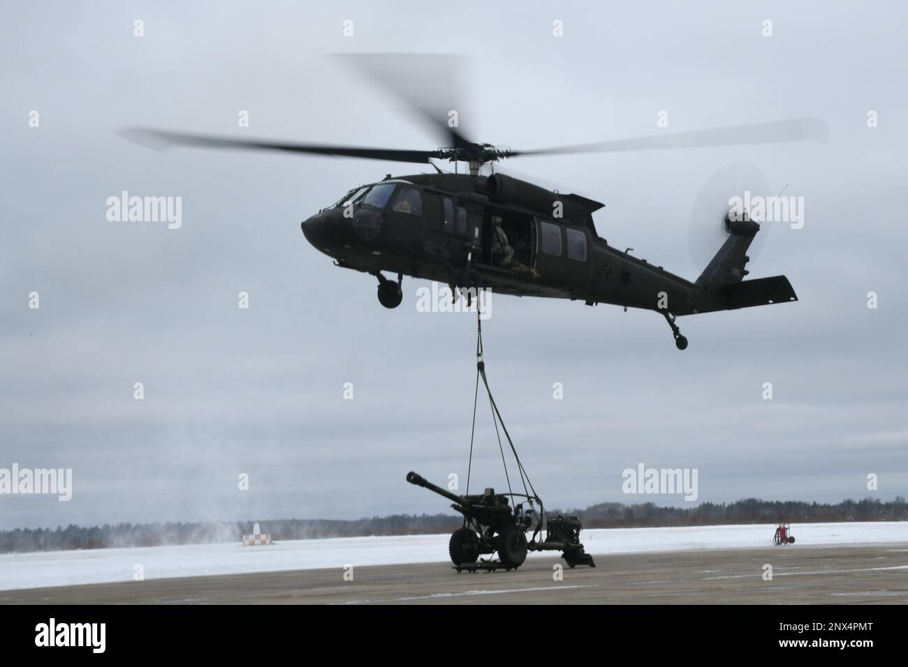 A UH-60 Blackhawk from the 1-147th Aviation Regiment, Michigan National ...