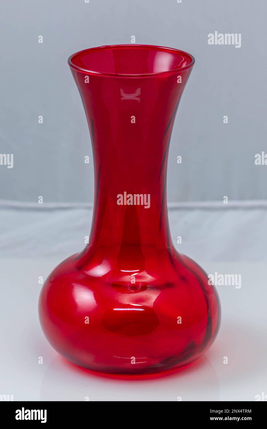 Expensive flower vase hi-res stock photography and images - Alamy