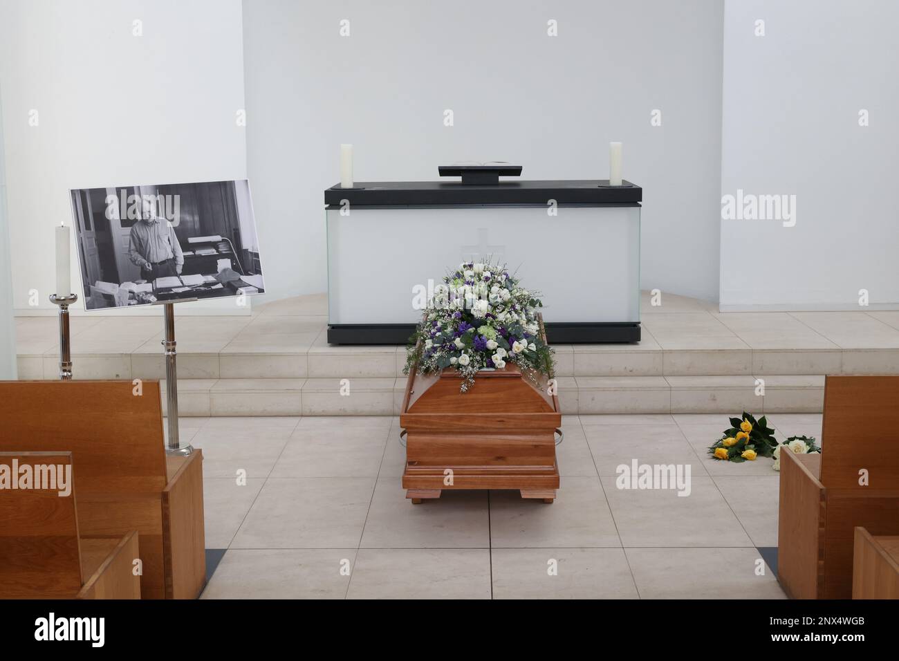 Berlin, Germany. 01st Mar, 2023. The coffin with the late writer ...