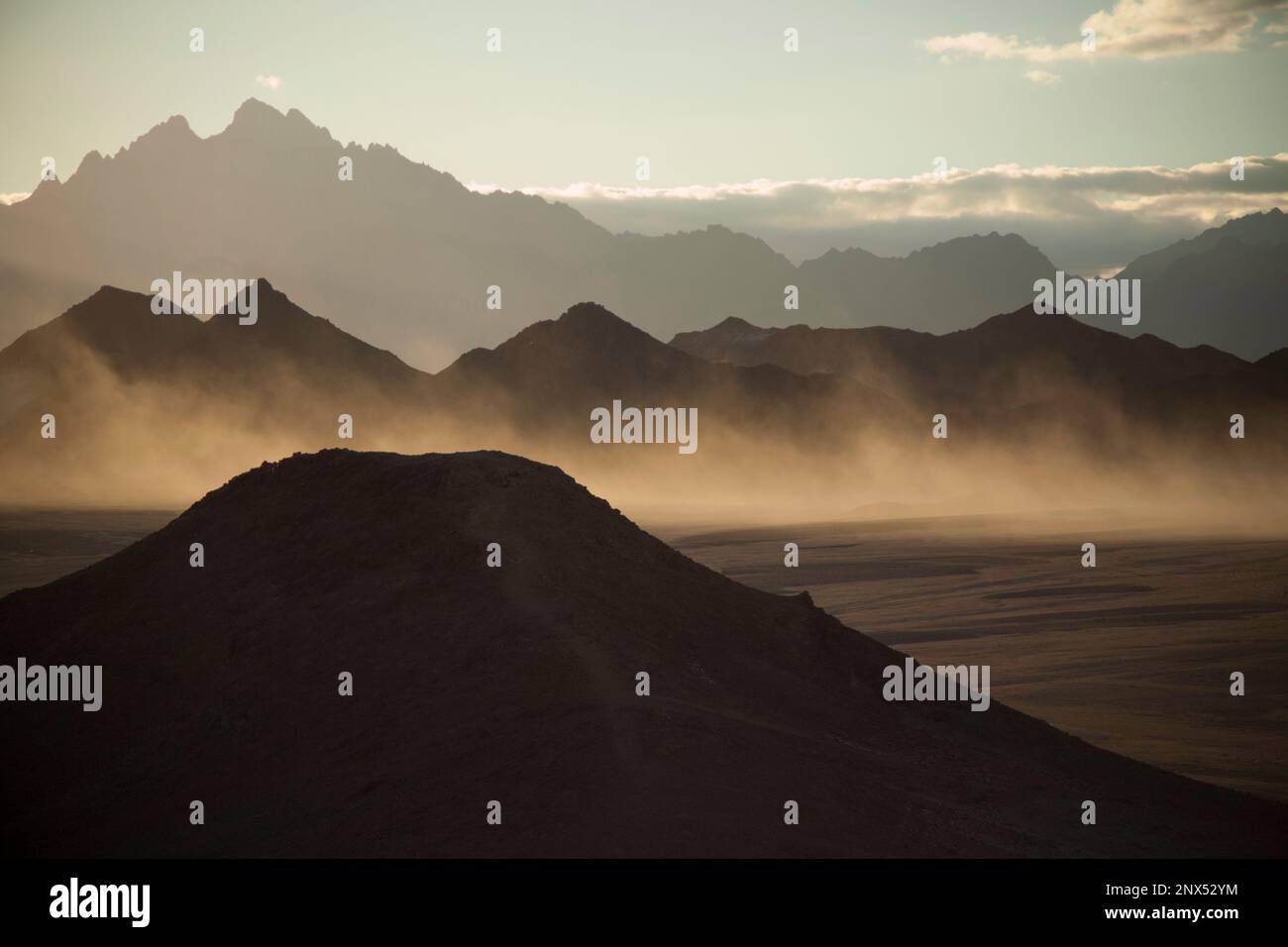 Dust trail hi-res stock photography and images - Alamy