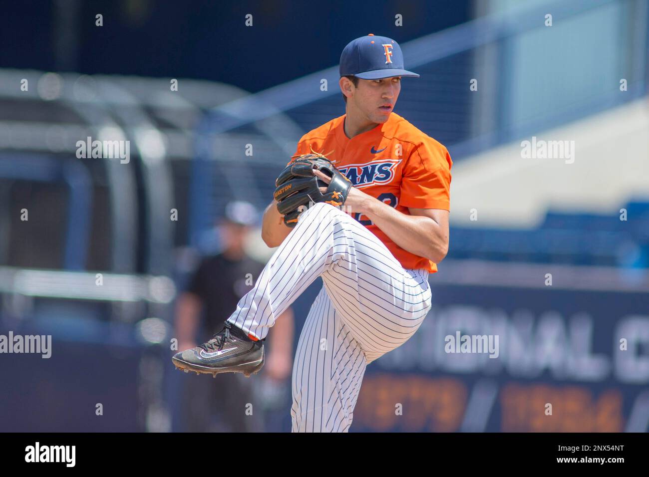 Cal State Fullerton Titans starting pitcher Andrew Quezada (22 ...
