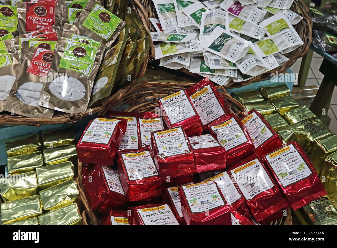 Gueva leaf hi-res stock photography and images - Alamy