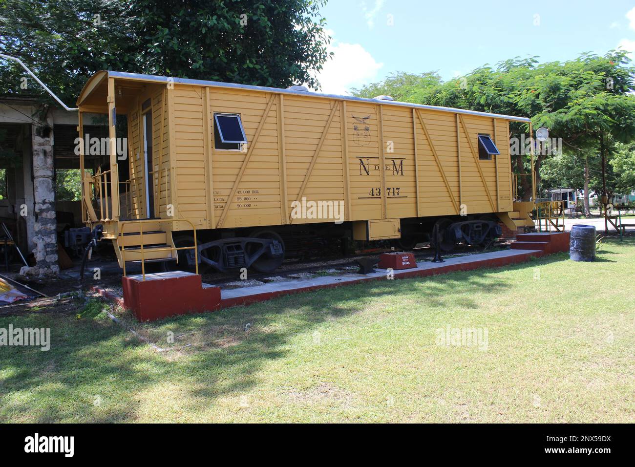 MERIDA, MEXICO - OCTOBER 5, 2016 Yucatan Railway Museum with train ...