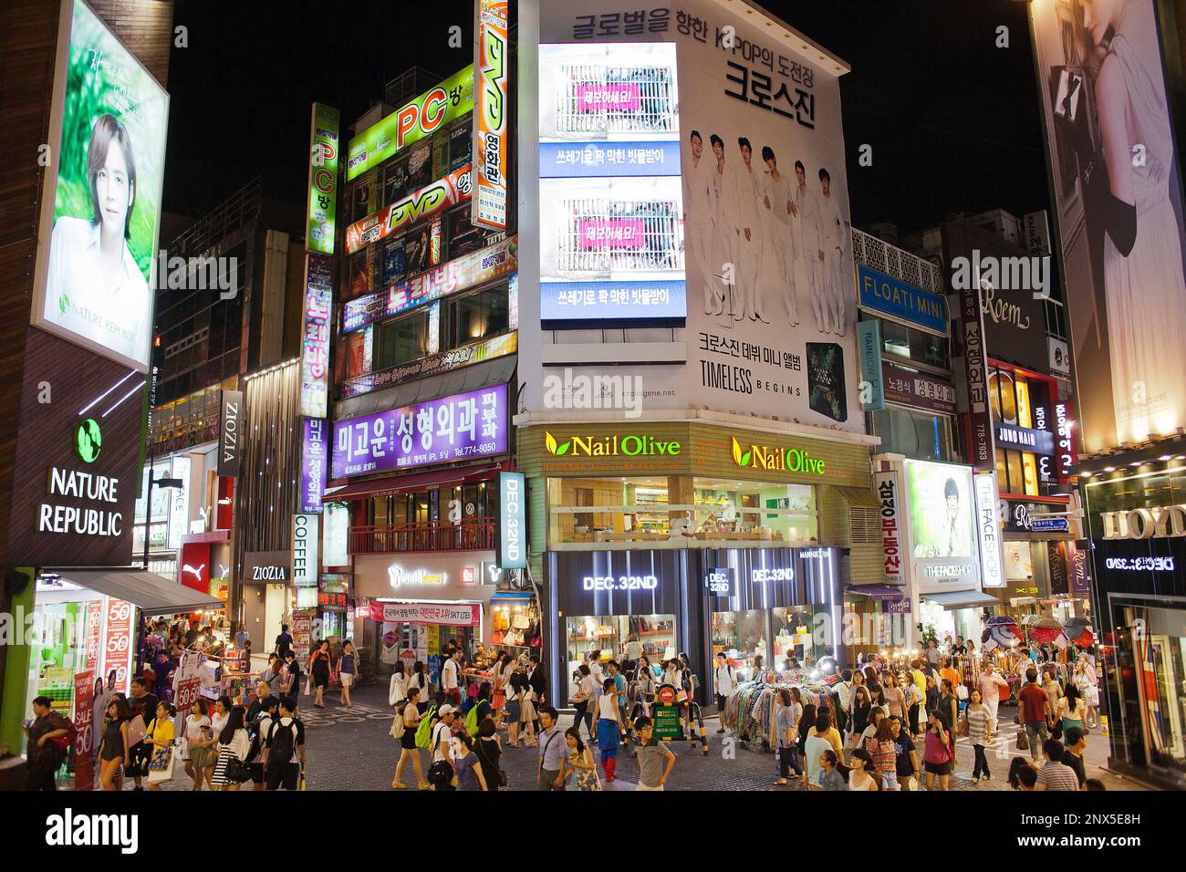 street scene in Myeongdong street, Myeongdong shopping district, Seoul ...