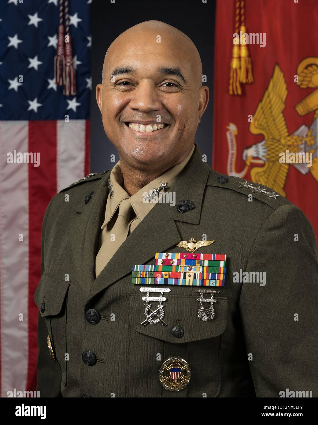 Official Portrait: U.S. Marine Corps Lieutenant General Brian W ...