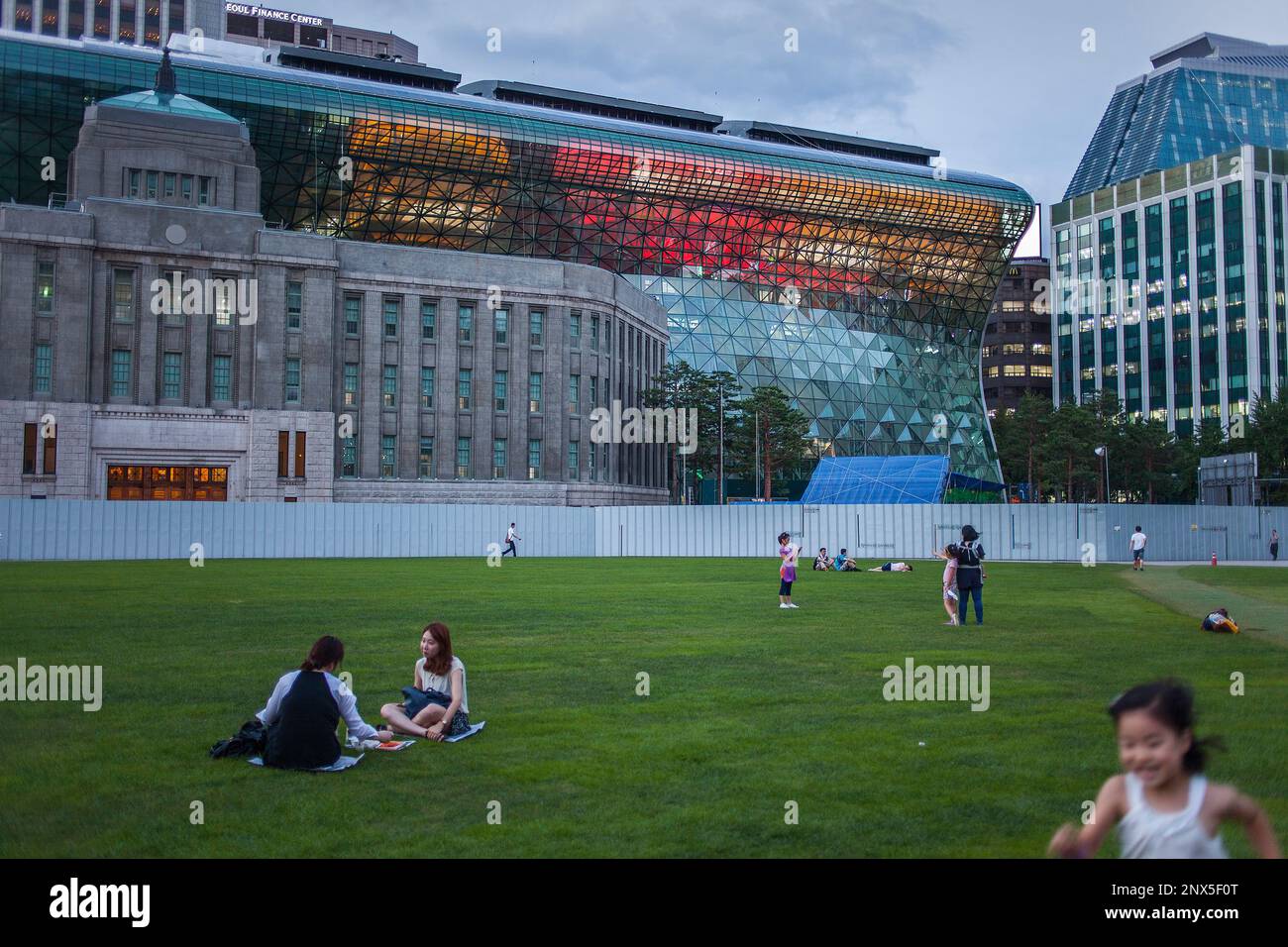 Seoul City Hall, in Seoul plaza, Seoul, Korea Stock Photo - Alamy