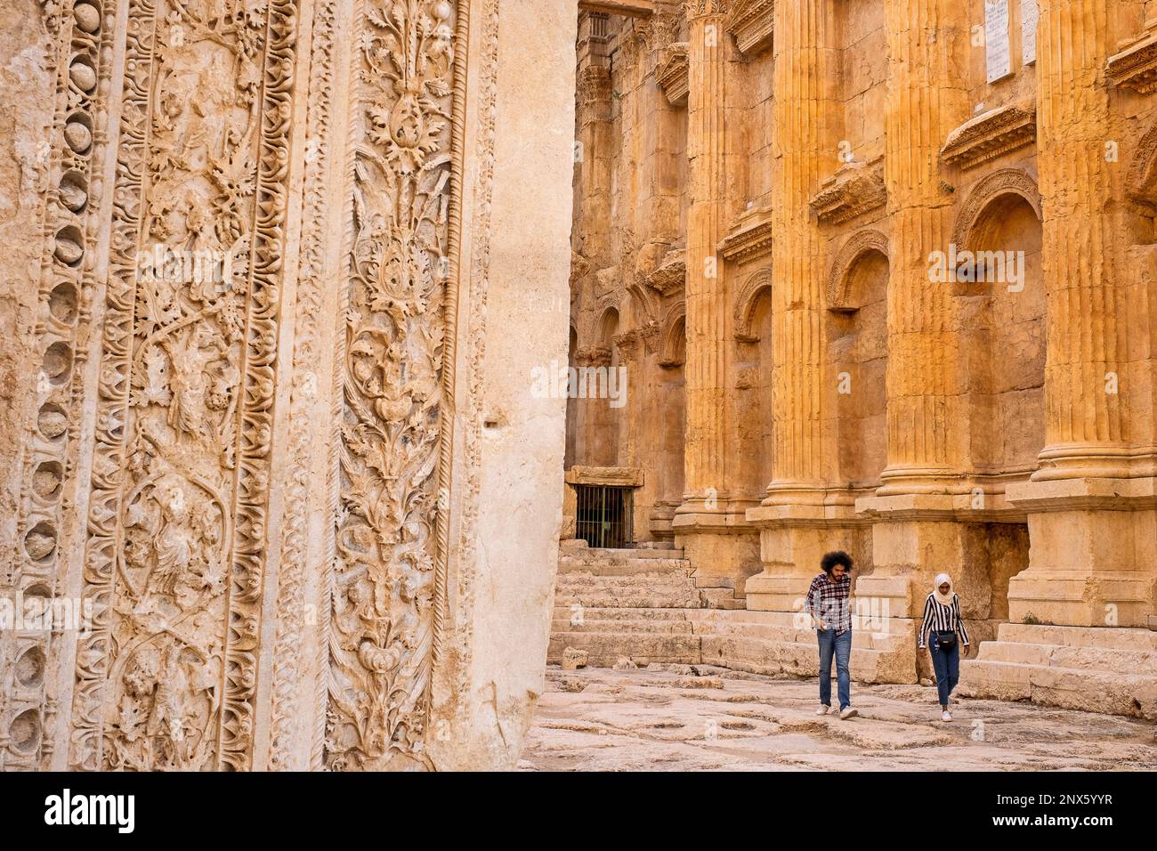 Baalbeck temple and people hi-res stock photography and images - Alamy