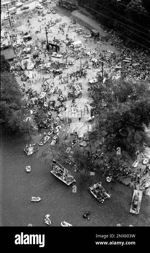 Ramblin' Raft Race down the Chattahoochee River, Atlanta, May 21, 1977 ...