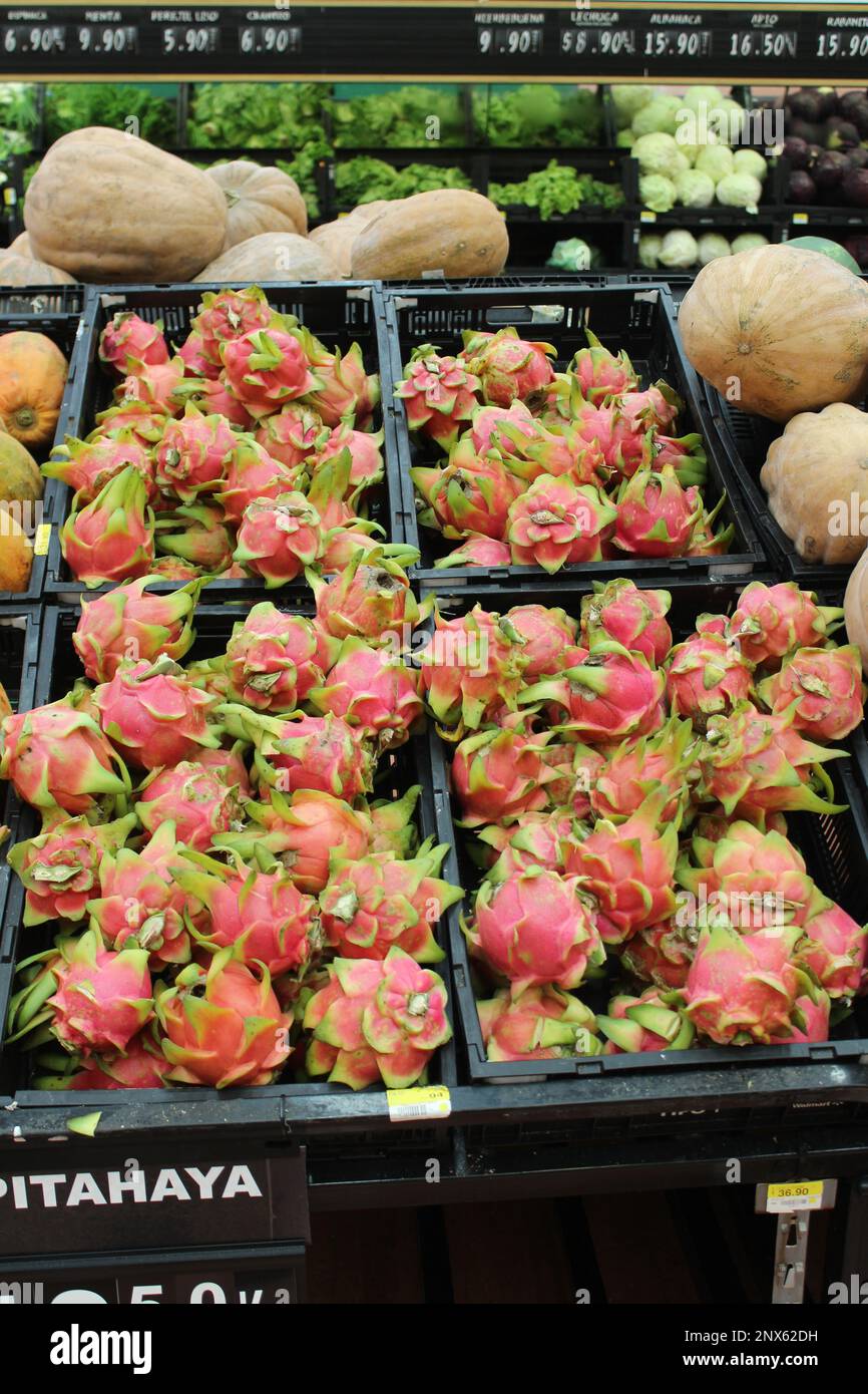 Mexico dragon fruit hi-res stock photography and images - Alamy