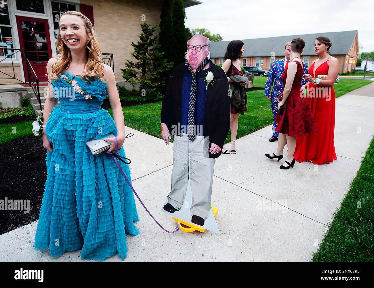 Allison Closs arrives for the Carlisle High School senior prom at ...