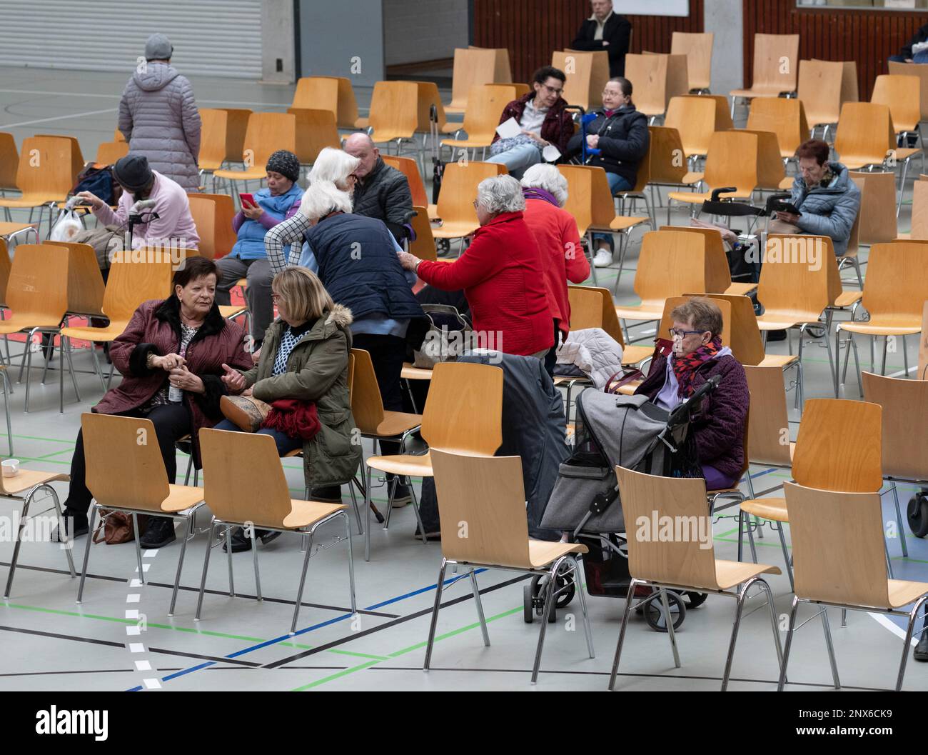 Hanau, Germany. 01st Mar, 2023. People evacuated from their homes are ...