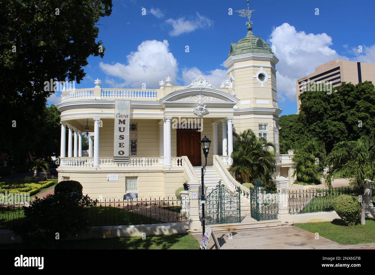 MERIDA, MEXICO - OCTOBER 21, 2016 old traditional buildings in the city ...