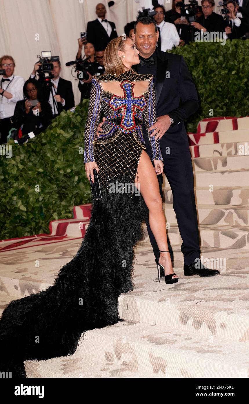 Photo by: XPX/STAR MAX/IPx 2018 5/7/18 Jennifer Lopez and Alex ...