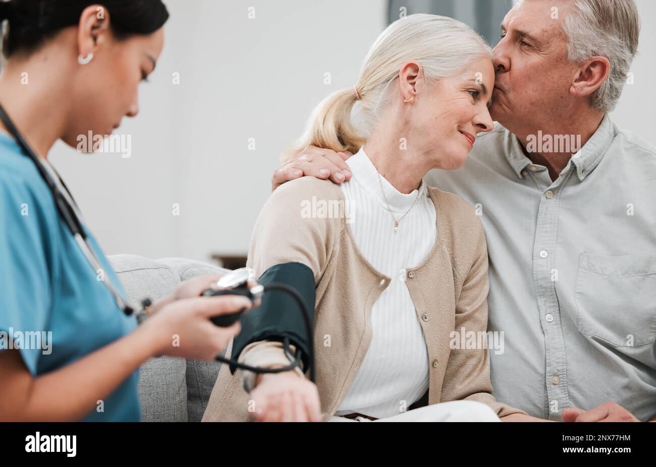 Doctor woman patient kiss hi-res stock photography and images - Alamy