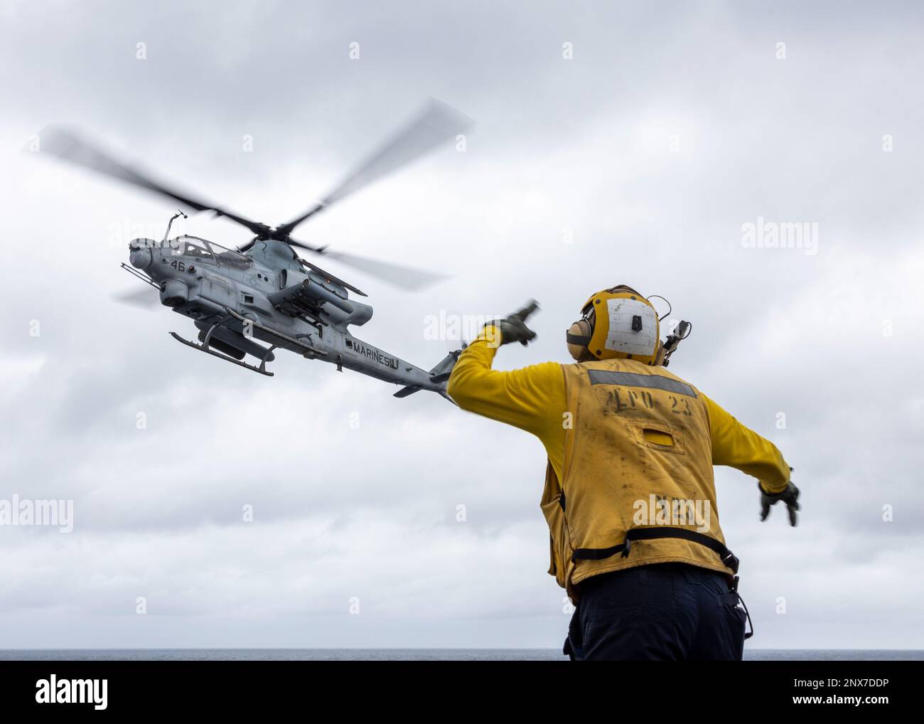 PACIFIC OCEAN (Jan. 3, 2023) – U.S. Navy Aviation Boatswain’s Mate ...
