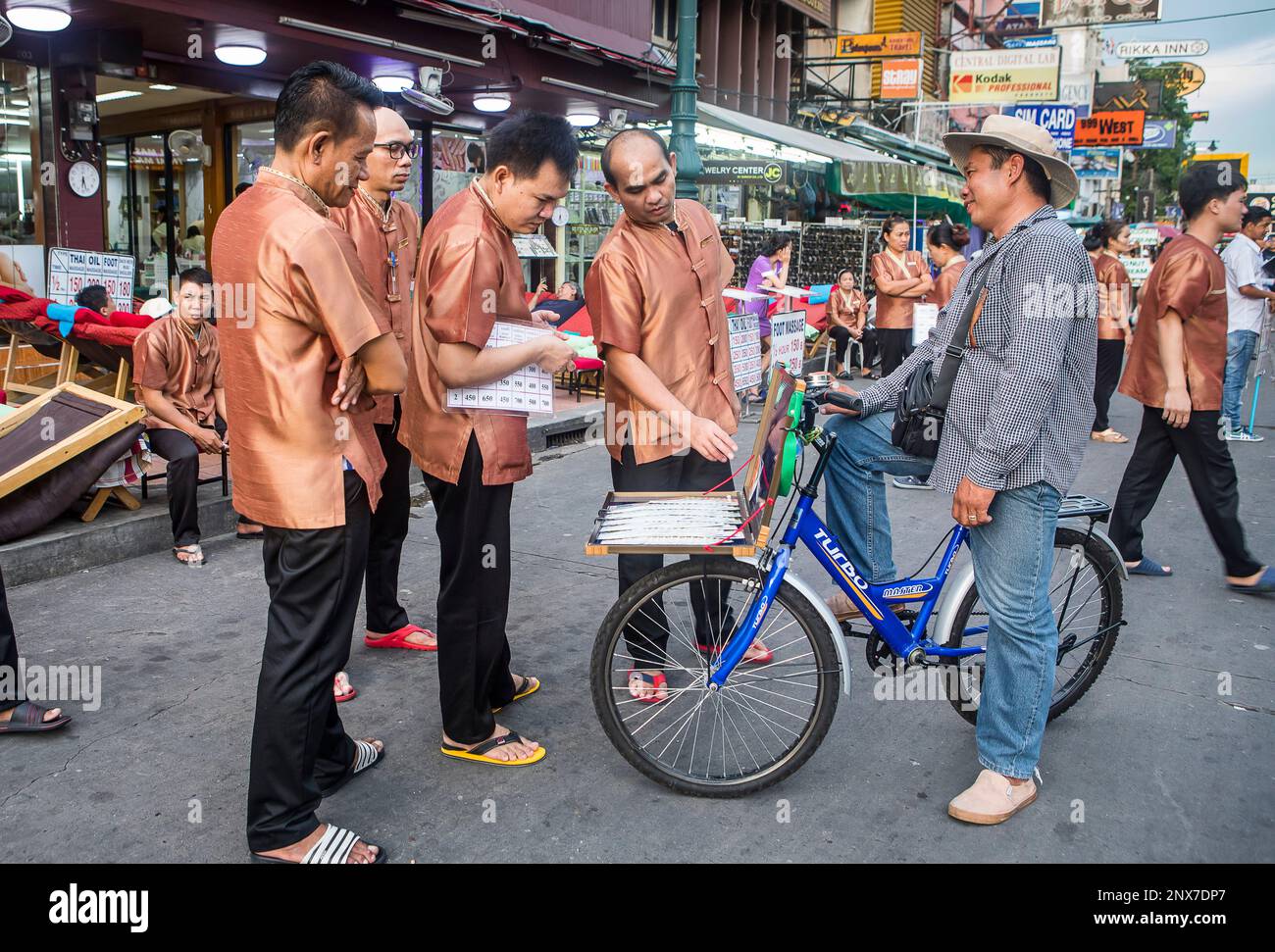 Man cycle animation hi-res stock photography and images - Alamy