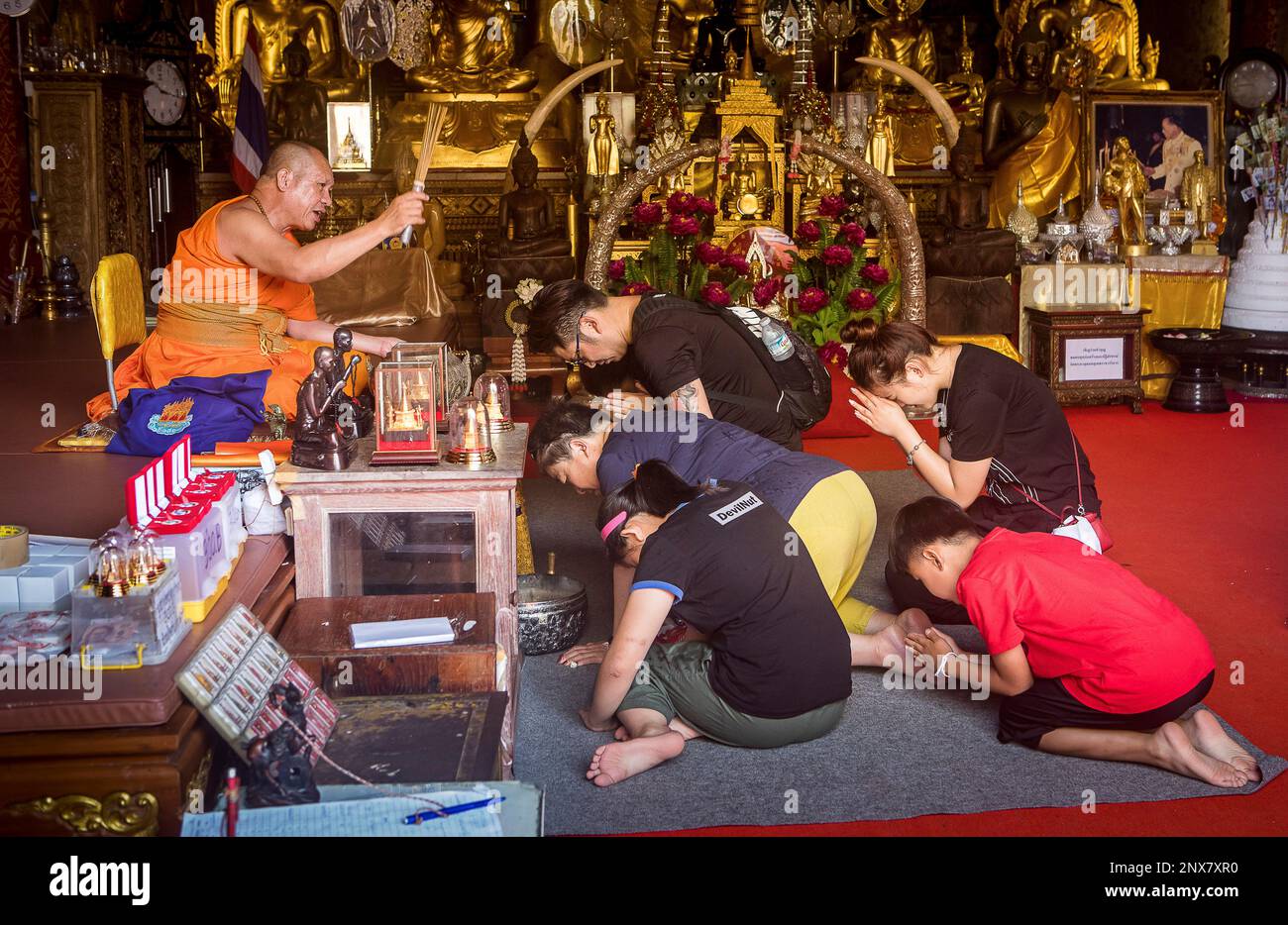 Monk blessing doi suthep chiang hi-res stock photography and images - Alamy