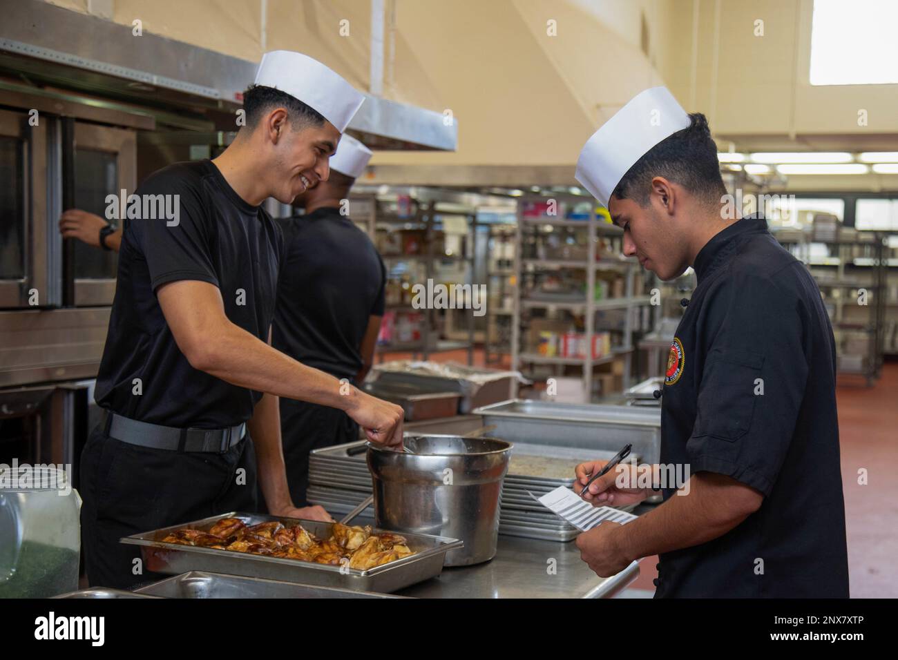 Navy chow hall hi-res stock photography and images - Alamy