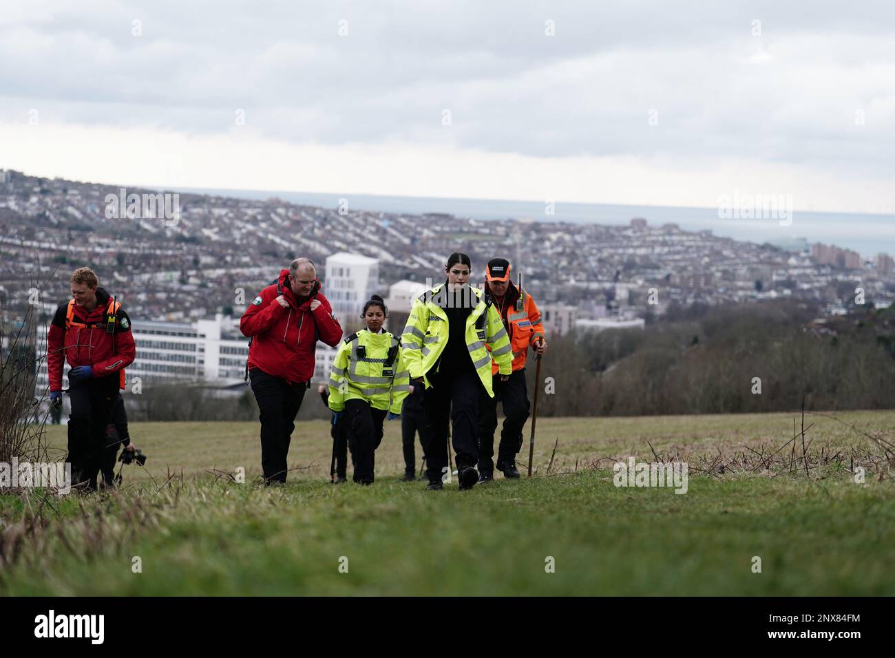 Police officers and officers from London Search and Rescue (LONSAR) at ...