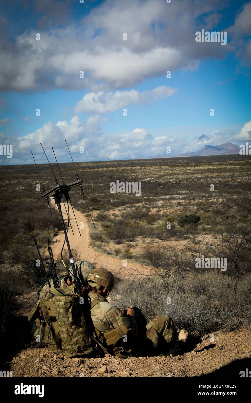 Soldiers with the 1st Multi-Domain Effects Battalion train on the 1st ...