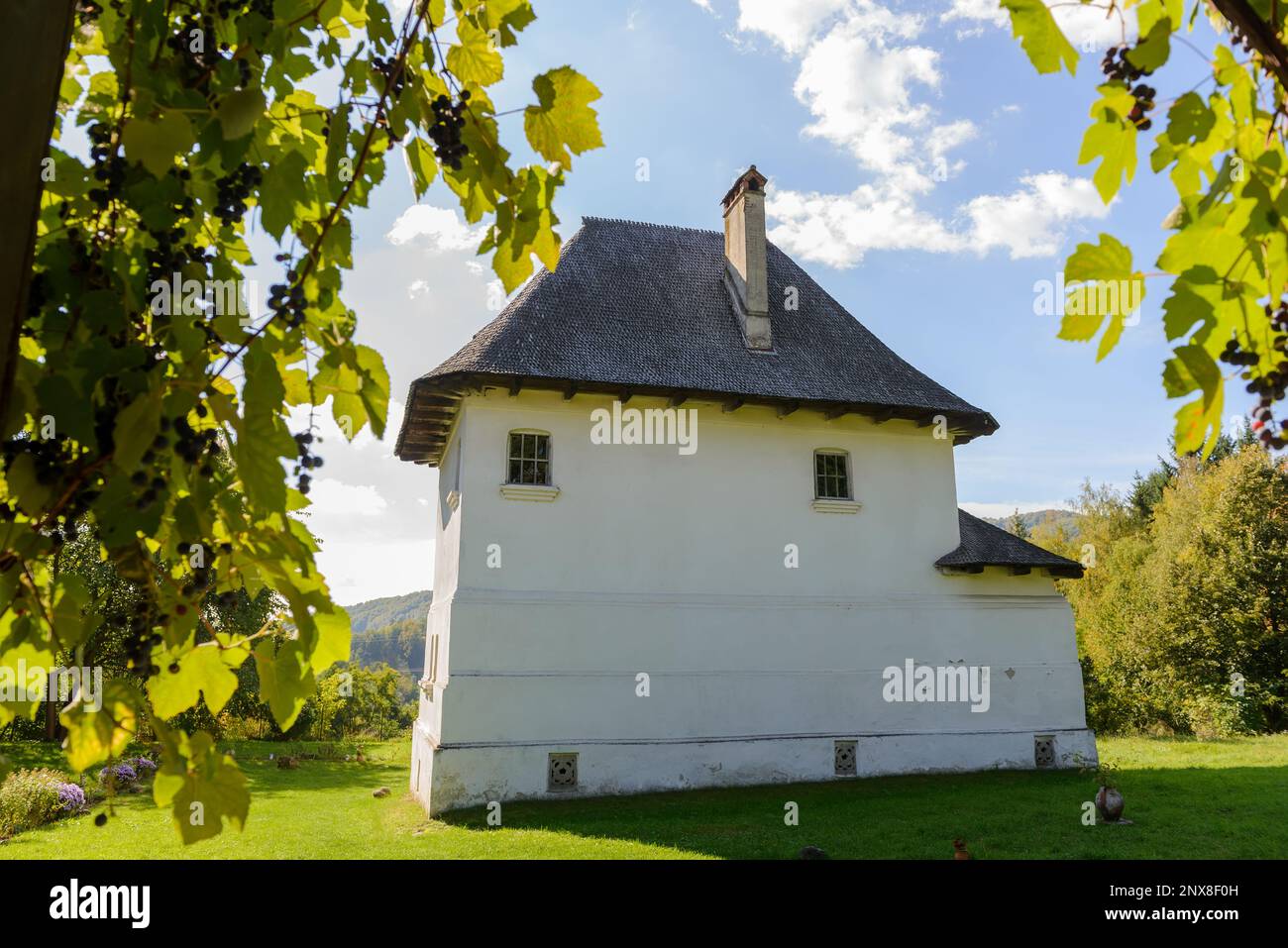 Medieval mansion mansions architecture hi-res stock photography and ...