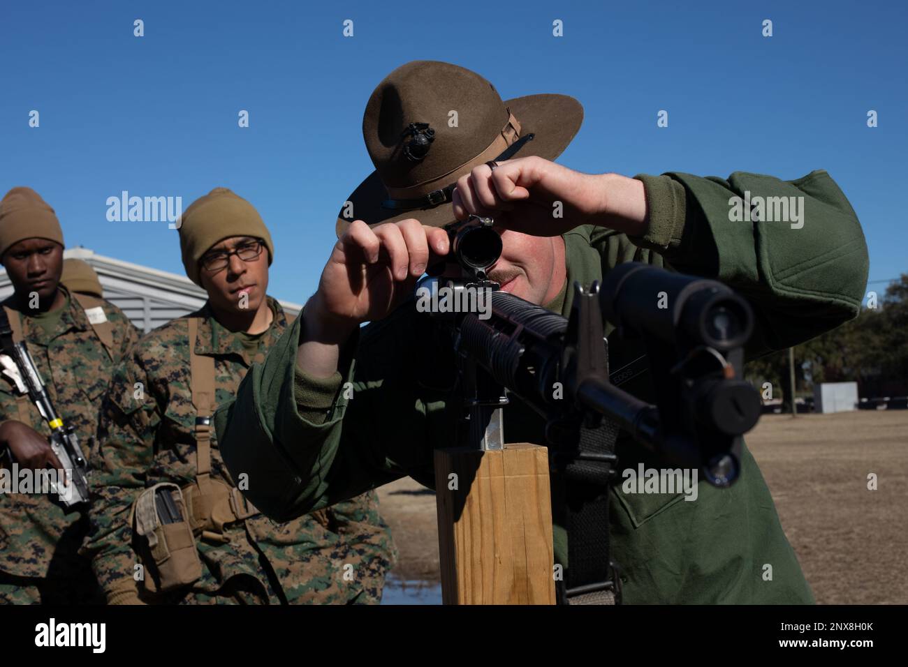 Recruits with Golf Company, 3rd Recruit Training battalion, practice ...