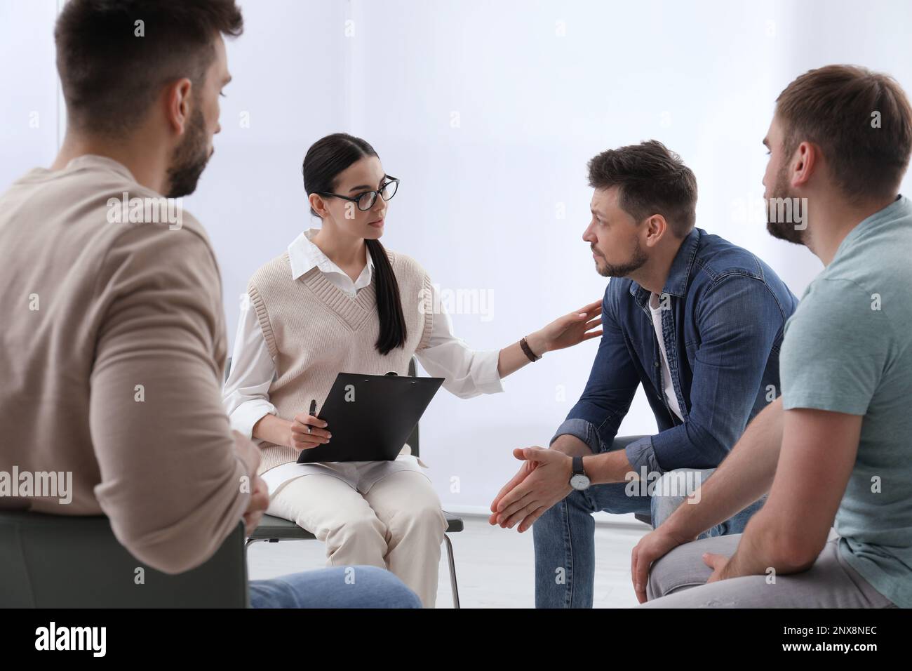 Group of people addicted to drugs hi-res stock photography and images ...