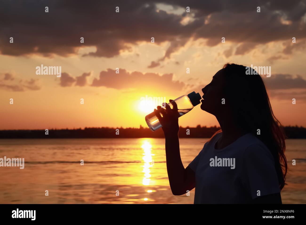 Prevent heat stroke hi-res stock photography and images - Alamy