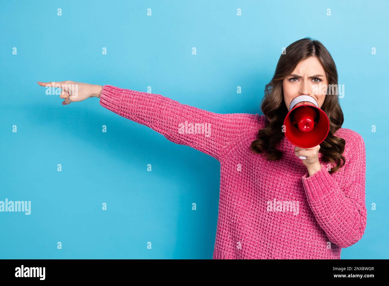 Photo of anger boss authority worker woman wavy hair mad screaming ...