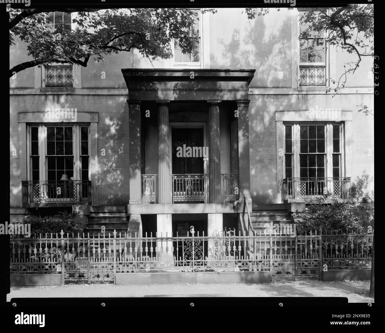 Savannah sorrel weed house hi-res stock photography and images - Alamy