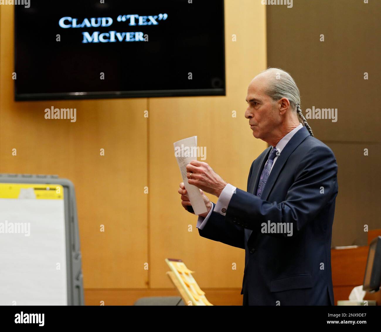 Defense attorney Bruce Harvey makes final arguments for the defense ...