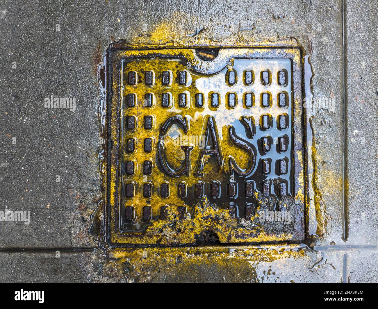 Gas manhole cover hi-res stock photography and images - Alamy